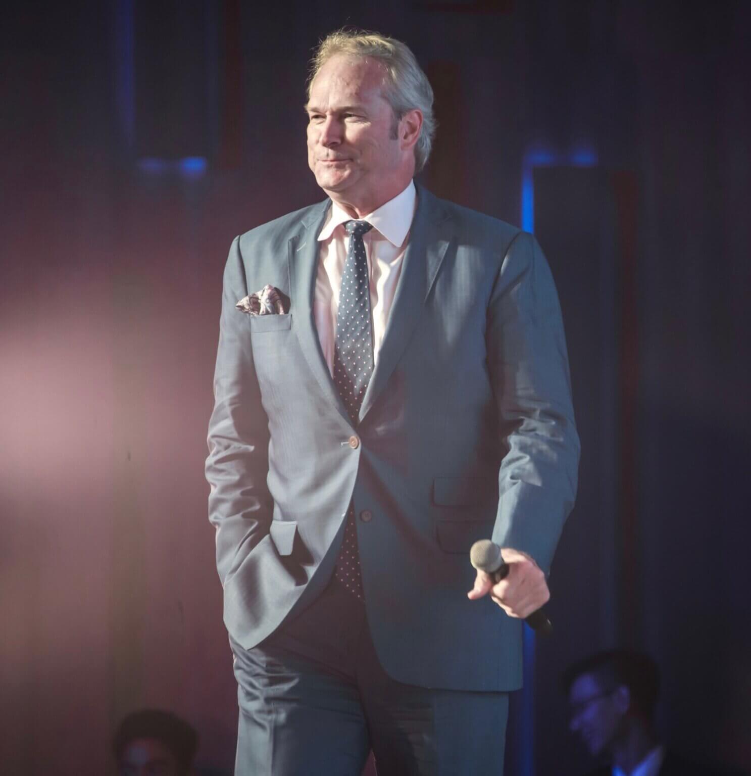 Home | Keynote and Motivational Speaker | Sales Trainer | Author